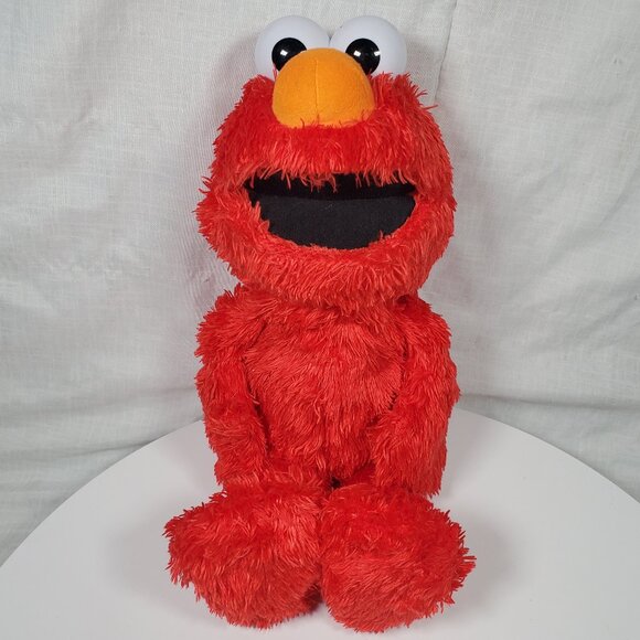 Toys | 218 Hasbro Sesame Street Love To Hug Elmo Sings Speaks ...